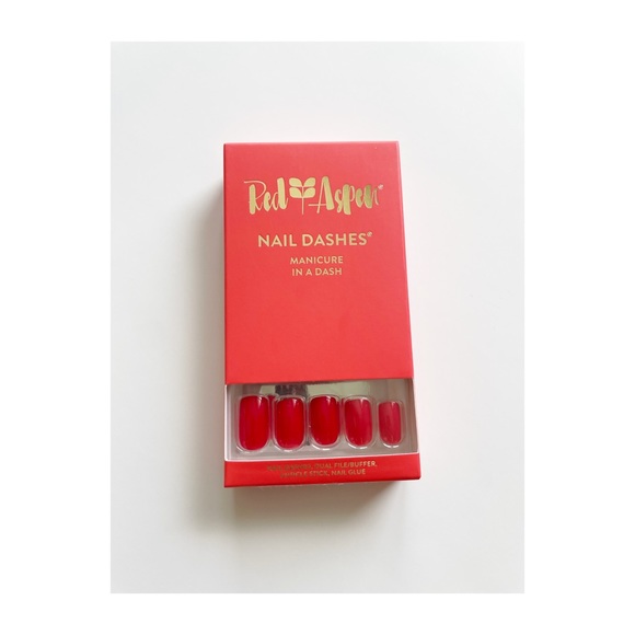 Red Aspen | Makeup | Red Aspen Fireworks With Anahi Medium Length Nail ...